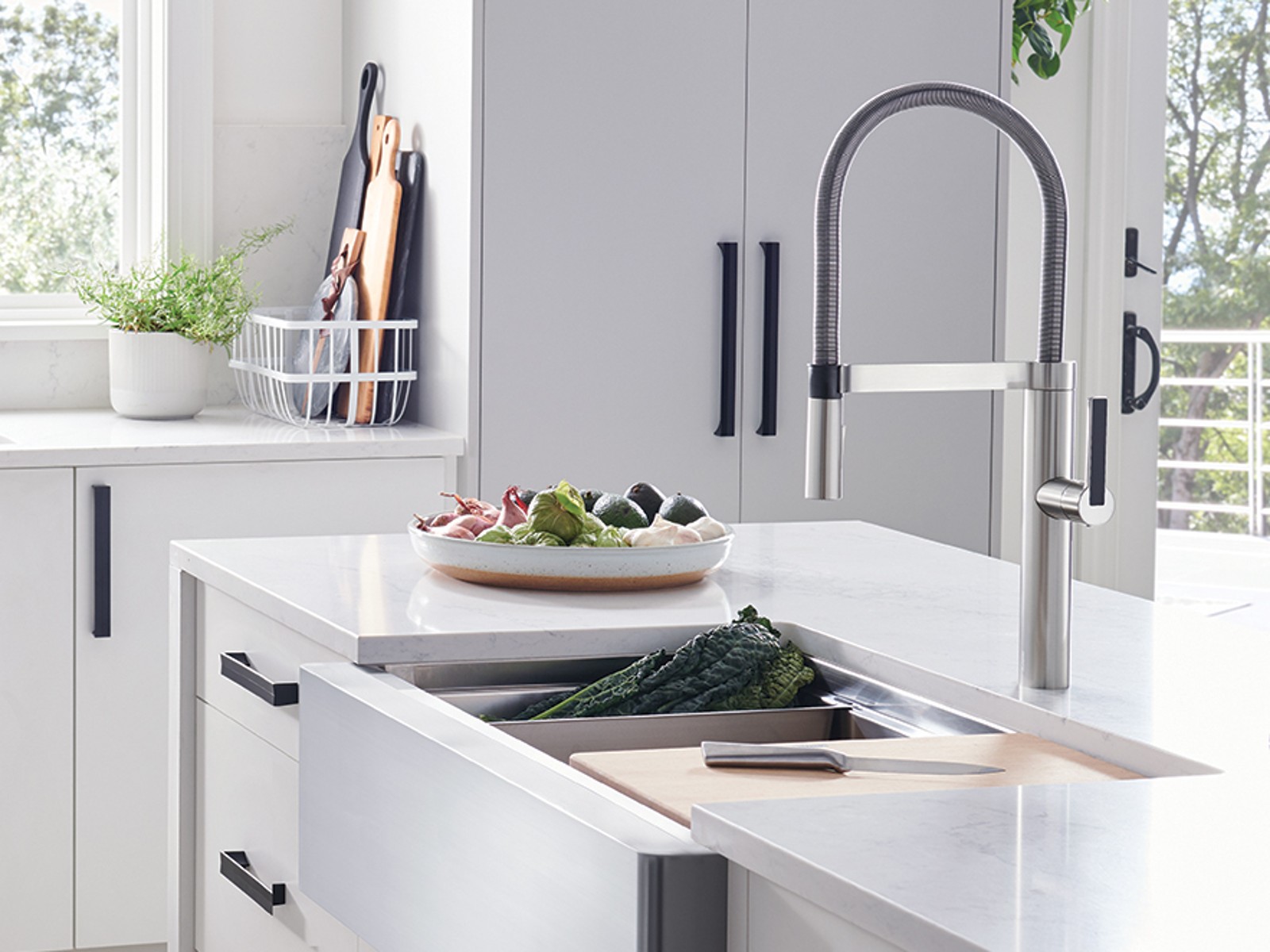 Farmhouse Sinks & Apron-Front Kitchen Sinks | BLANCO