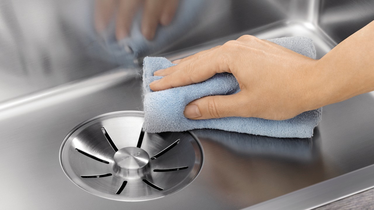 Tips for a clean sink - cleaning the drain properly | BLANCO