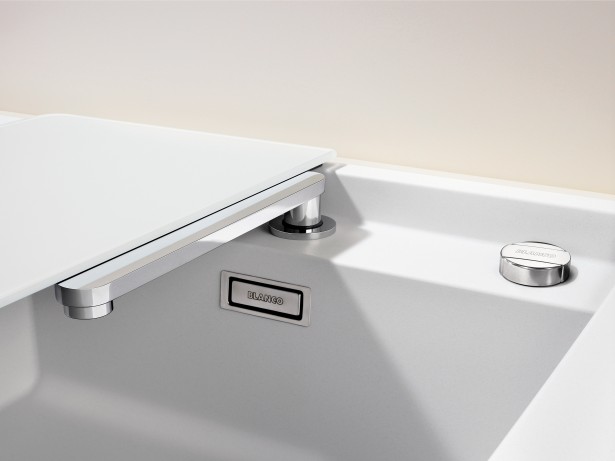 Window-Facing Mixer Tap for Kitchen Sinks with a View | BLANCO